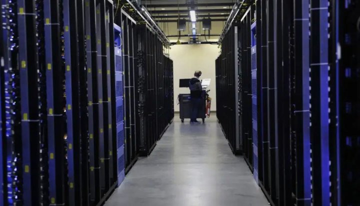 New hybrid AI model slashes power consumption by 99%