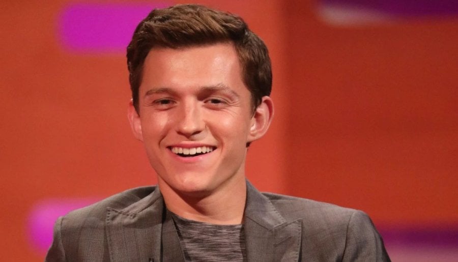 Tom Holland turns down SNL host role due to cue card fears
