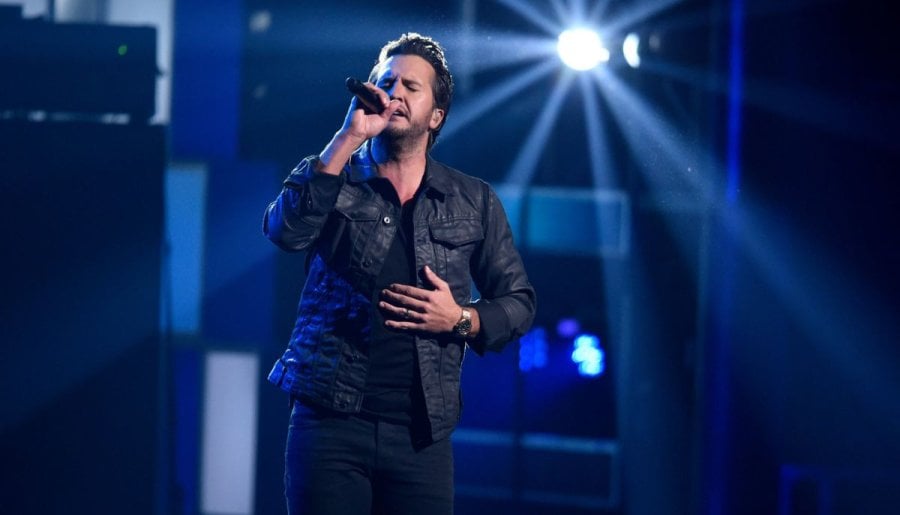 Luke Bryan takes dig at Blake Shelton over Sexiest Man Alive crown