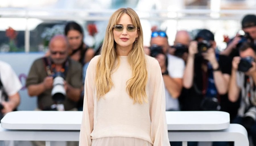 Jennifer Lawrence returns to rom-com with unique love story twist in ...