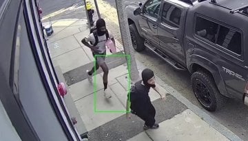 Kids lemonade stand held up at gunpoint as police release suspect images