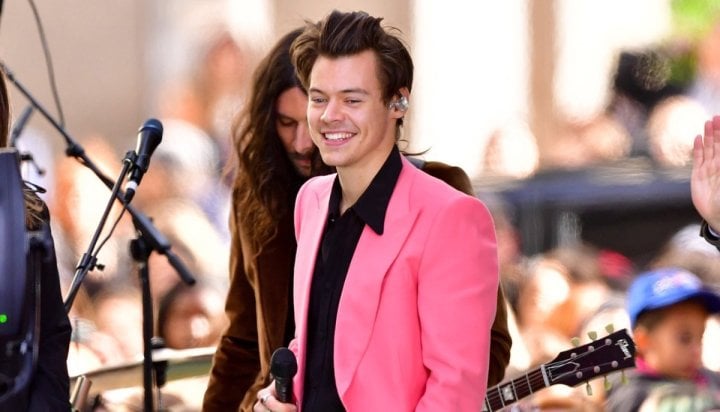 Harry Styles speaks on grief and hope in emotional London performance