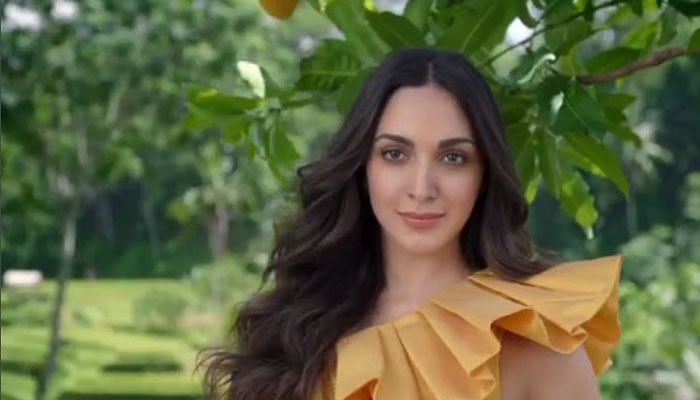 Kiara Advani replaces Katrina Kaif in Slice advertisement, fans react