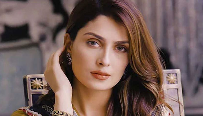 Ayeza Khan to pair up with Hamza Ali Abbasi in upcoming drama 'Jaan-e-Jahan'