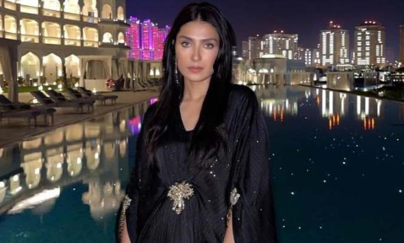 Ayeza Khan brings in Kaftan fashion on trip to Qatar - Gossip Herald