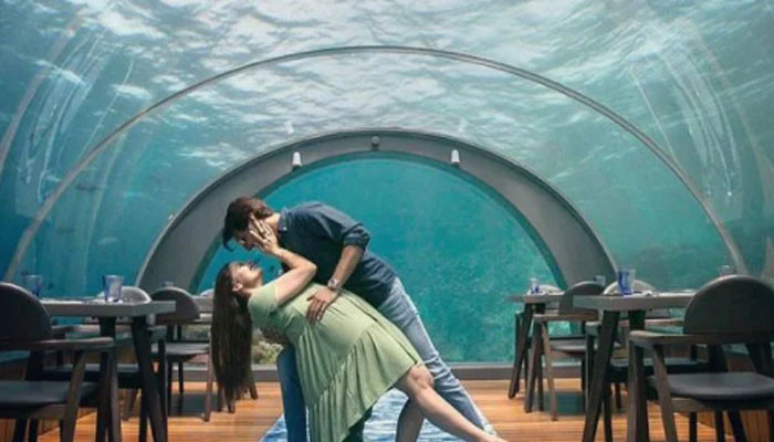 Throwback Monday: Minal Khan, husband Ahsan Mohsin Ikram seasoned with awe 5.8m underwater