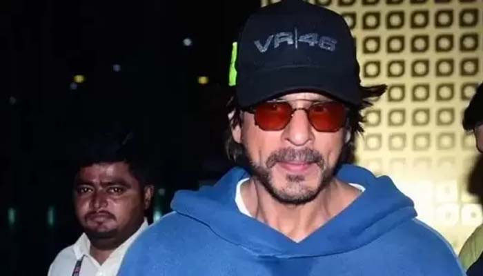 Shah Rukh khan emerges unscathed after Los Angeles accident