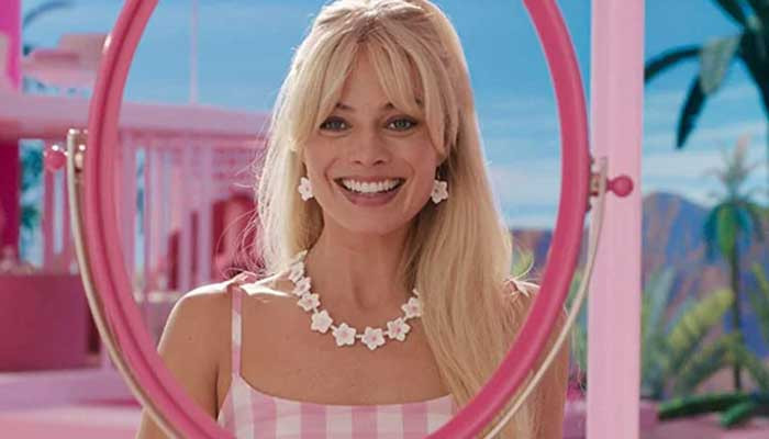 Watch: 'Barbie' star Margot Robbie communicates in sign language with ...