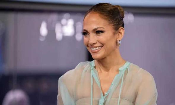 Jennifer Lopez flaunts natural beauty glow while wishing fans 'Happy ...