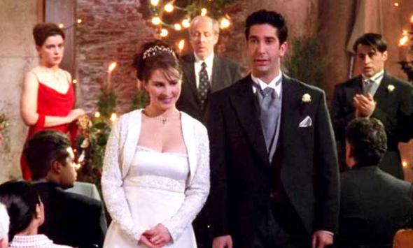 'Friends' star Helen Baxendale praises ‘professionals’ cast members ...