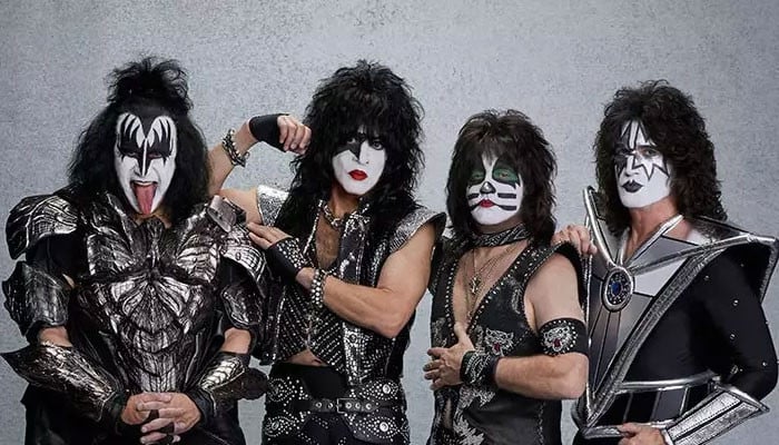 KISS lead singer Paul Stanley spotted without makeup