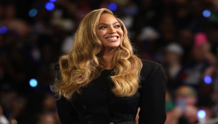 Beyoncé sweetly helps fan with gender reveal during Cowboy Carter Tour