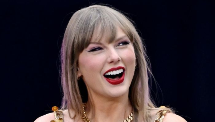 Taylor Swift sparks frenzy with rare appearance