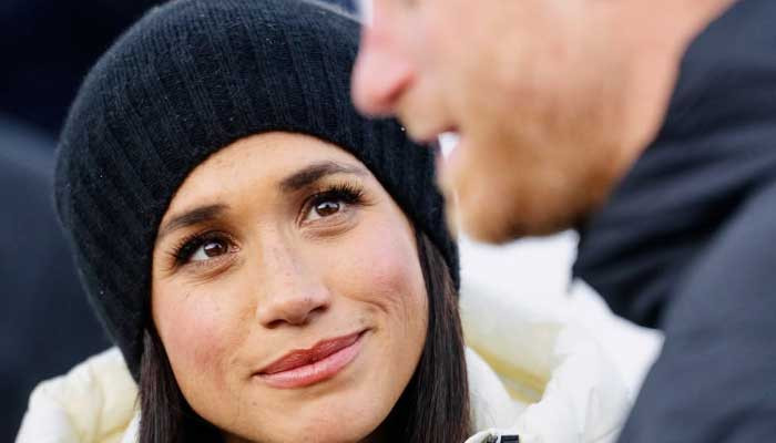 Meghan Markle ‘building a wall’ between Prince Harry, royal family ...