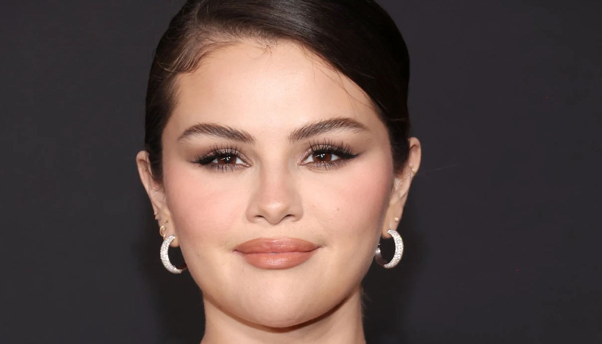 Selena Gomez gives fans sneak peek into her cozy evening: Watch