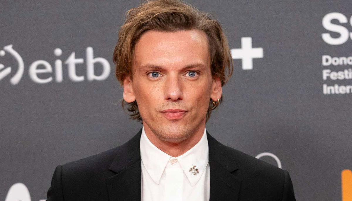 ‘Stranger Things’ star Jamie Campbell takes over the Broadway spotlight