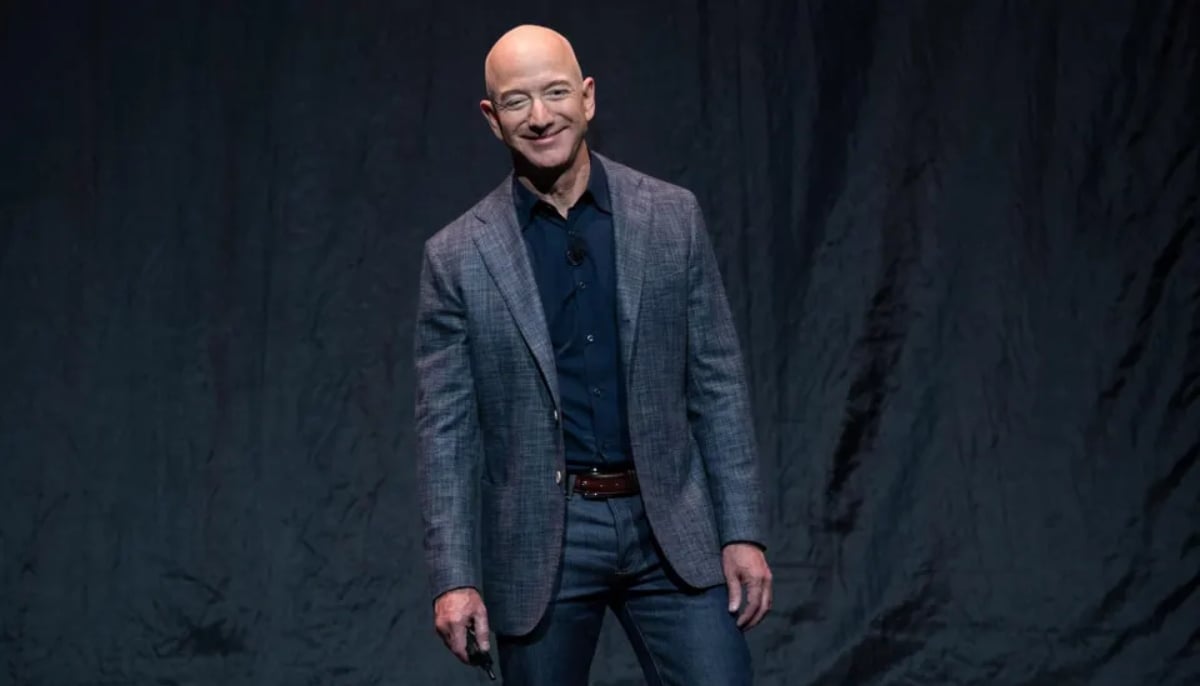 Zayn Malik, Jeff Bezos, Rachael Harris celebrate birthdays