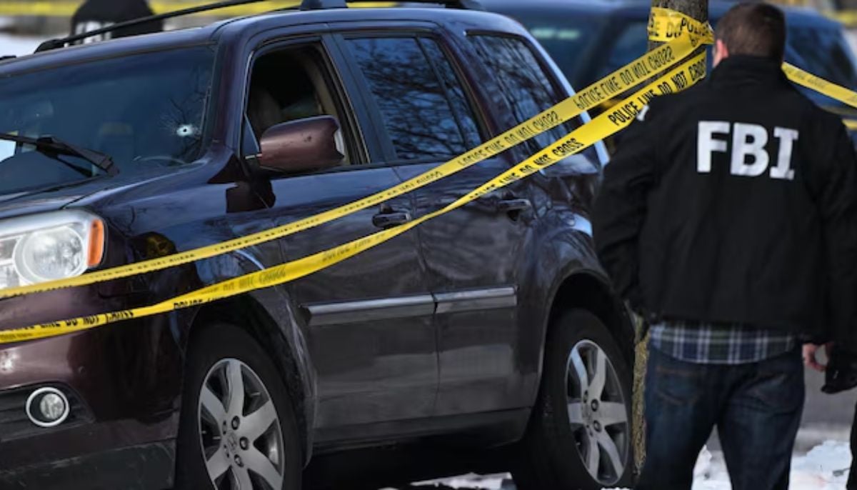 Protesters in Minneapolis attack FBI vehicles allegedly holding federal ...