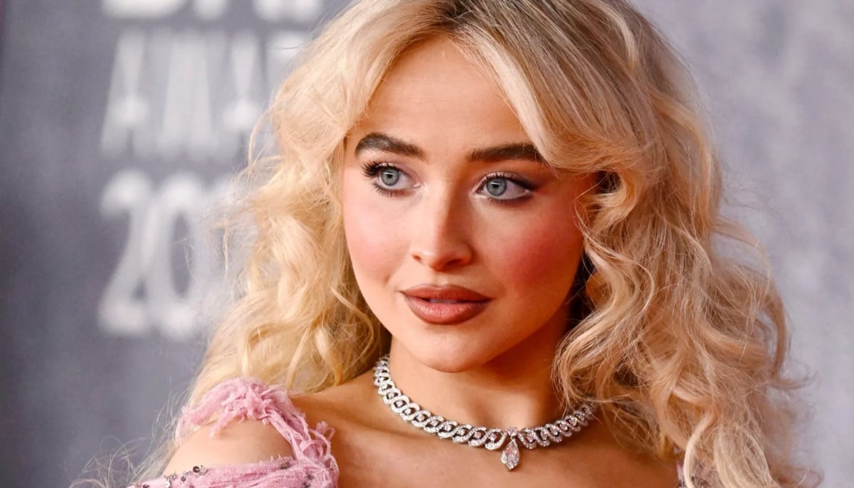 Sabrina Carpenter's unexpected SNL moment goes viral