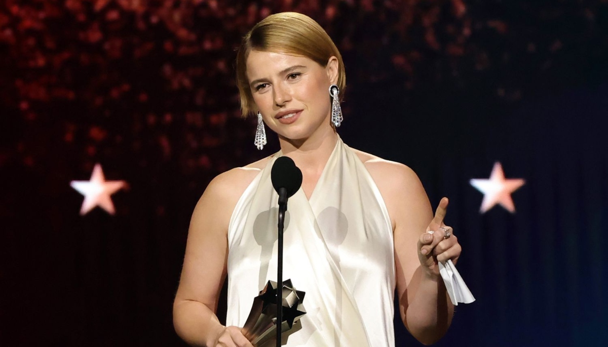 Jessie Buckley credits Maggie Gyllenhaal for casting despite small ...